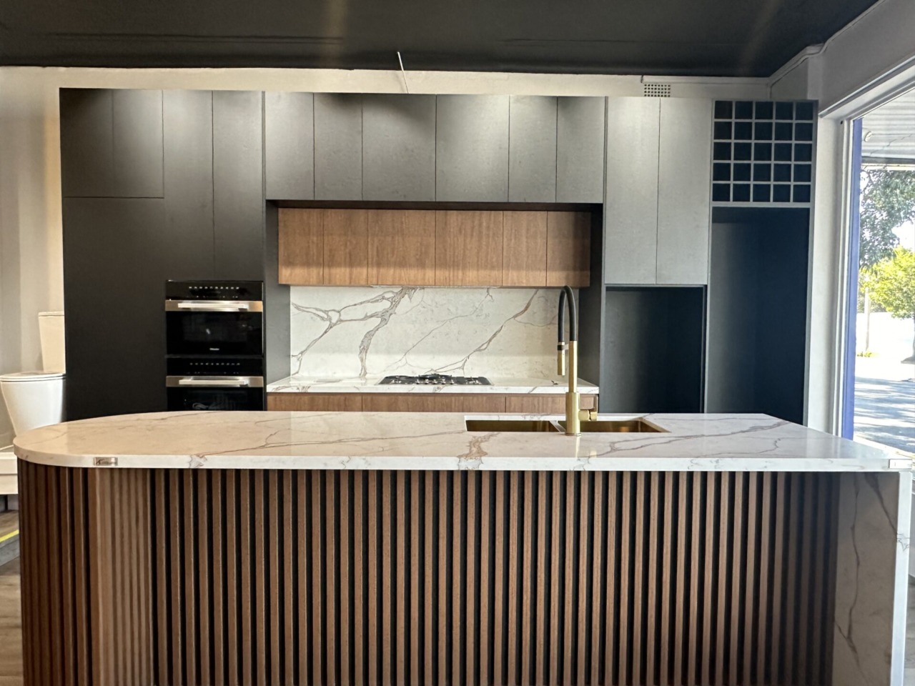 Golden Strike | AC1008 - AC Stone Group